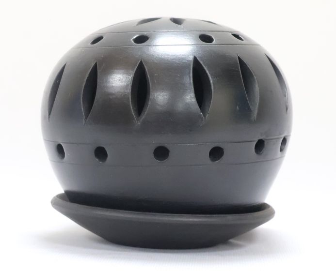 SARAS Aajeevika, Handcrafted | Black Pottery Tea Light Lamp | SHG ...